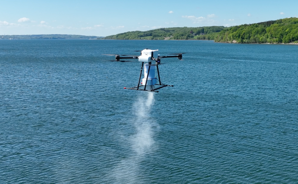 Oplev en unik askespredning med drone